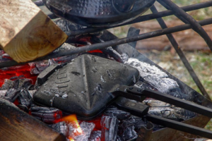 国産鋳鉄の美しさ！南部鉄器・OIGENのキャンプおすすめアイテム7選 | CAMP HACK[キャンプハック]