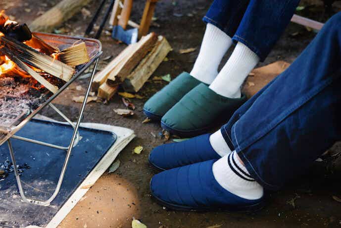 あの大人気シリーズが新色発売！足下で差を付けるなら、快適な“冬サンダル”の「SUBU」でしょ | CAMP HACK[キャンプハック]