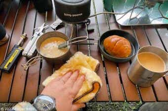 ホムセンDCMの「油汚れに強いぞうきん」が最強すぎる…！キャンプのあらゆる汚れがキレイになったよ | CAMP HACK[キャンプハック]