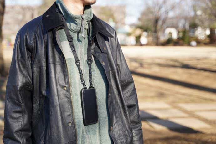 アウトドアで手ぶらを極める！ROOT CO.の最強ストラップが快適なんです【私的神アイテム】 | CAMP HACK[キャンプハック]