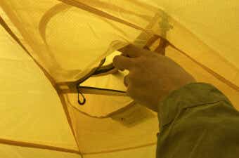 ZEROGRAMの超軽量テントが刷新！ブランド独自開発のジェラルミン製ポールで居住性がさらにUP！ | CAMP HACK[キャンプハック]