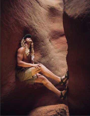 Tevaの定番「ハリケーン」にスライドタイプ登場！ペパーミント成分で、裸足で履いても臭くなりにくい!? | CAMP HACK[キャンプハック]