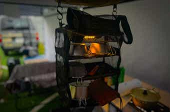 機能も見た目も満足度高し！ 「5050WORKSHOP」が送り出す「収納できる収納」と「マルチ防水バック」とは | CAMP HACK[キャンプハック]