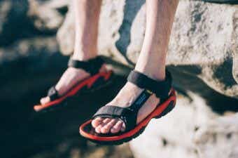 【NANGA×Teva】夏でもナンガ！を象徴するテバとのコラボモデルが誕生！ | CAMP HACK[キャンプハック]