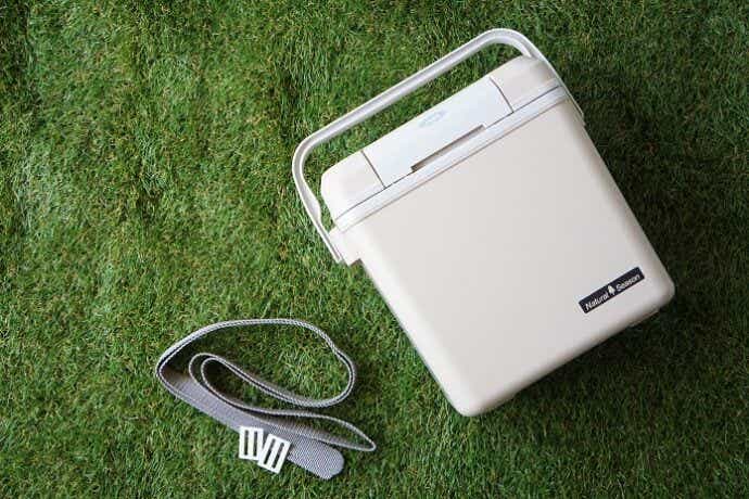 【税込998円】コメリの激安「ミニクーラーボックス」が大バズリの予感！その機能性を本気レビュー | CAMP HACK[キャンプハック]