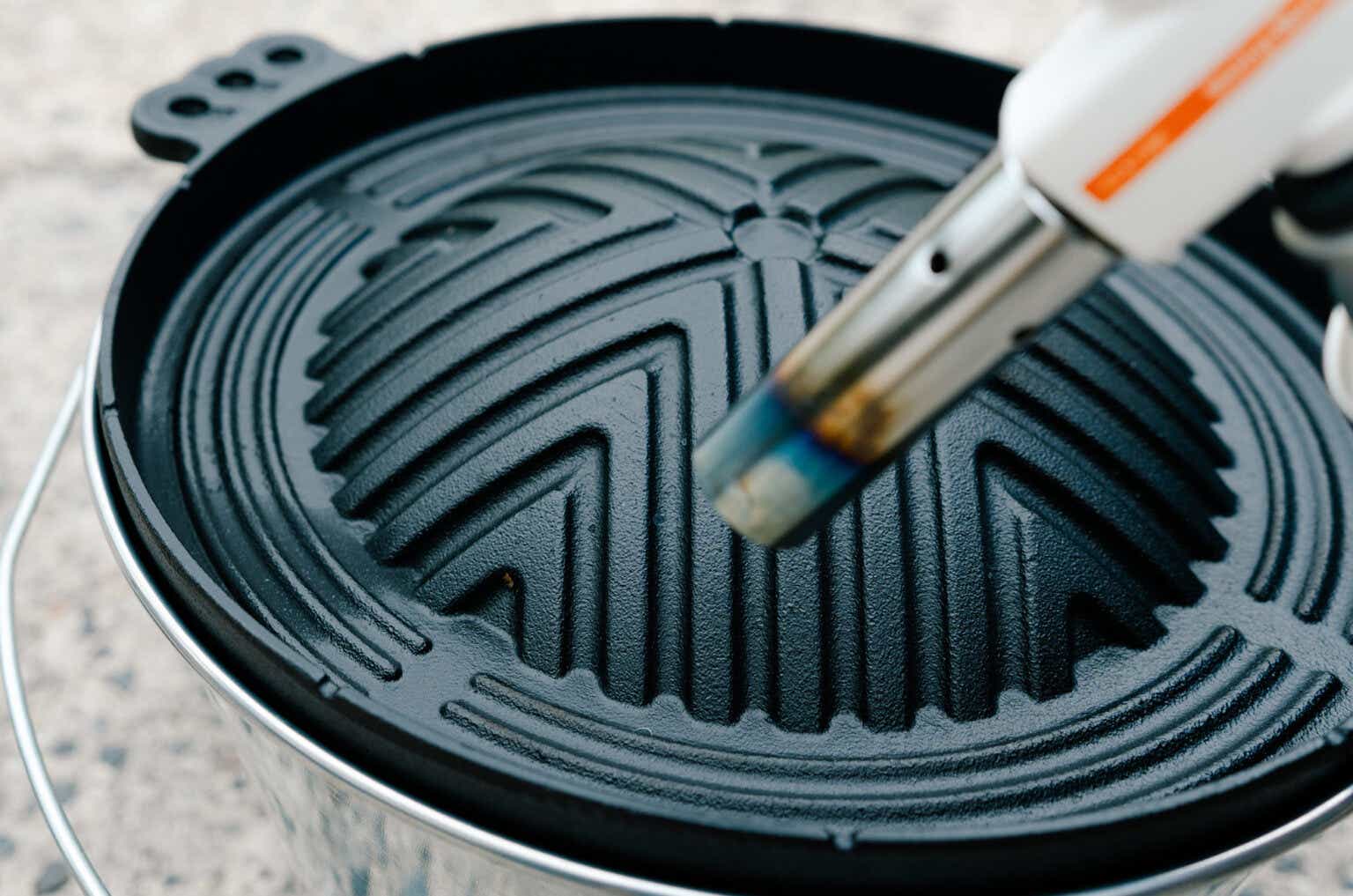 火起こし不要！DCM「ジンギスカンバケツ」を使ってみたら、BBQに革命が起きたぞ | CAMP HACK[キャンプハック]