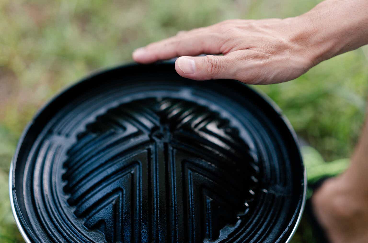 火起こし不要！DCM「ジンギスカンバケツ」を使ってみたら、BBQに革命が起きたぞ | CAMP HACK[キャンプハック]