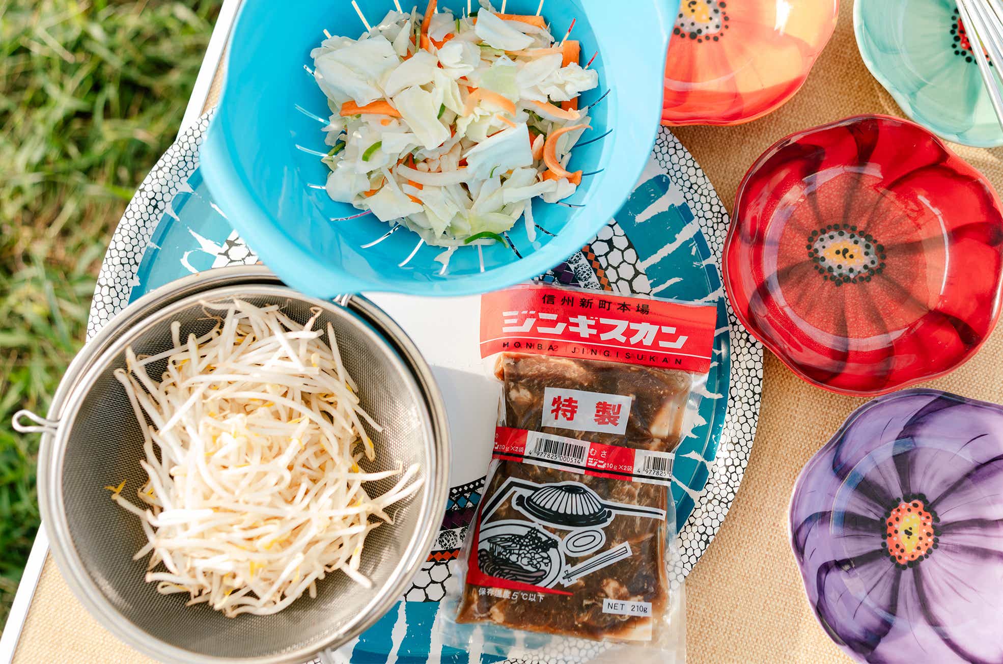 火起こし不要！DCM「ジンギスカンバケツ」を使ってみたら、BBQに革命が起きたぞ | CAMP HACK[キャンプハック]