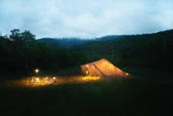 【ほぼ日×ゼインアーツ】話題の新ブランド「yozora」の誕生秘話を取材！新作テントの最新情報は？ | CAMP HACK[キャンプハック]