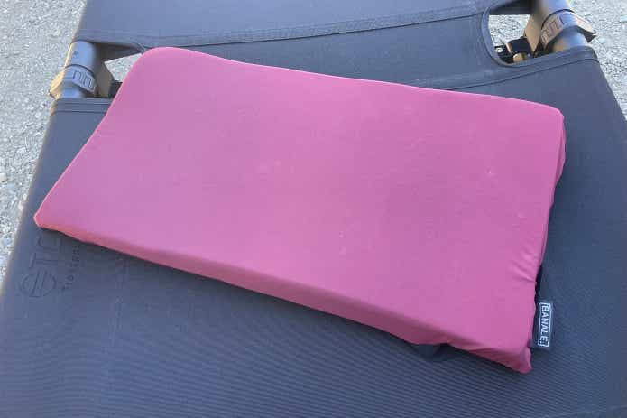 【3年以上愛用中】旅行・アウトドアで重宝する、3wayの「低反発ピロー」を枕難民に知ってほしい… | CAMP HACK[キャンプハック]