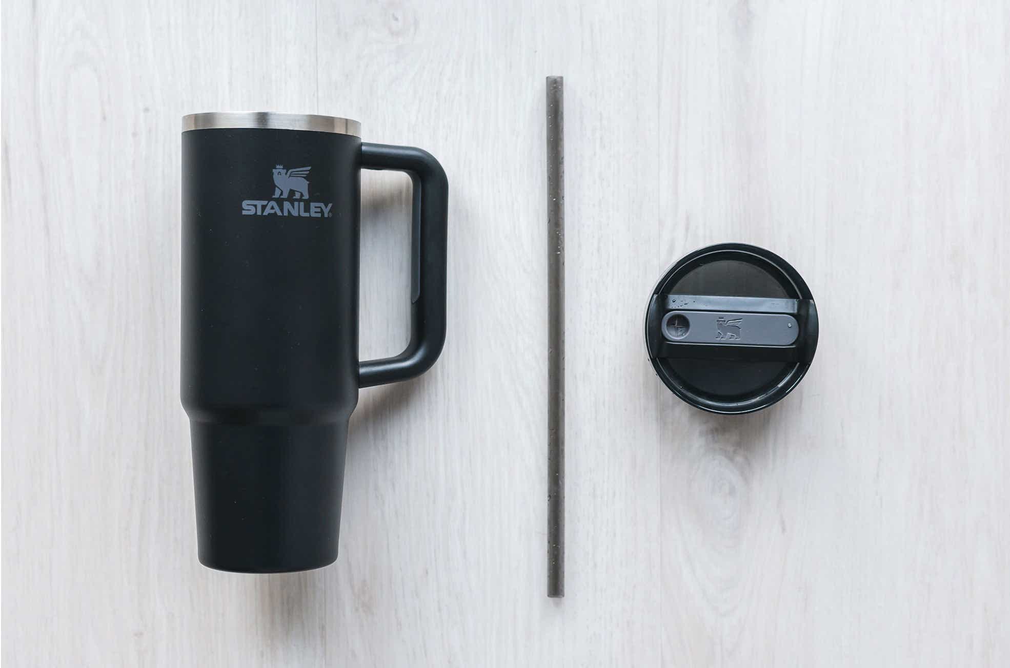 火事にも耐えたと話題のスタンレー「H2.0 真空スリムクエンチャー」が、マジでお出かけに最高なのでぜひ知ってほしい | CAMP HACK[キャンプハック]