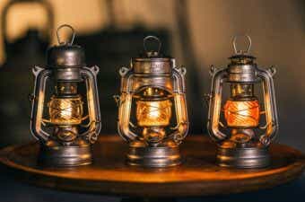 【ThousWinds新作】超ミニマムサイズな「メモリーオイルランタン」予約販売がスタート | CAMP HACK[キャンプハック]