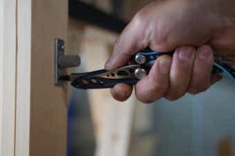 【たった42gの秘密はね…】レザーマン「スケルツール」シリーズに新色が登場！ | CAMP HACK[キャンプハック]