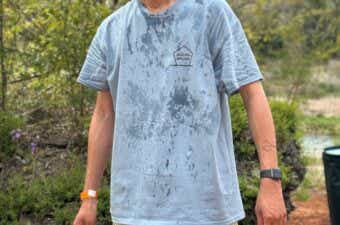 滝汗かいても汗ジミなし！宇宙技術搭載12の機能入りELNEST「最強Tシャツ」は、リピ買い必至の着心地でした | CAMP HACK[キャンプハック]