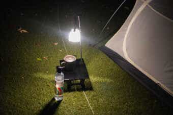 折り畳めるLEDランタン「HEXAR UL1.5」が超便利！ | CAMP HACK[キャンプハック]