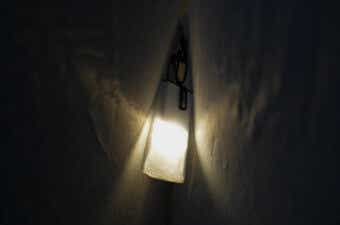 折り畳めるLEDランタン「HEXAR UL1.5」が超便利！ | CAMP HACK[キャンプハック]