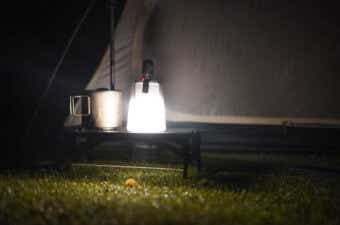 折り畳めるLEDランタン「HEXAR UL1.5」が超便利！ | CAMP HACK[キャンプハック]