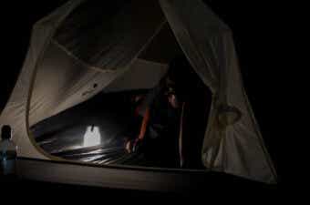 折り畳めるLEDランタン「HEXAR UL1.5」が超便利！ | CAMP HACK[キャンプハック]