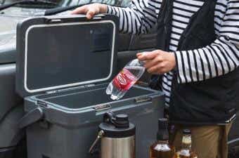 【微妙なこの季節】4,500円のDCM「保冷力が高いソフトクーラー」で、秋冬が完結しそう | CAMP HACK[キャンプハック]