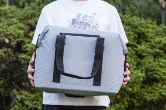 【微妙なこの季節】4,500円のDCM「保冷力が高いソフトクーラー」で、秋冬が完結しそう | CAMP HACK[キャンプハック]