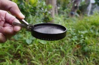 たった6gの「ピンチリフター」が超便利！熱々のクッカーも余裕だよ | CAMP HACK[キャンプハック]