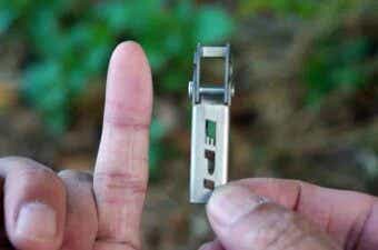 たった6gの「ピンチリフター」が超便利！熱々のクッカーも余裕だよ | CAMP HACK[キャンプハック]