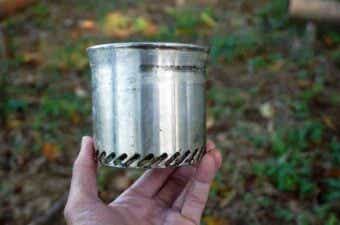 たった6gの「ピンチリフター」が超便利！熱々のクッカーも余裕だよ | CAMP HACK[キャンプハック]