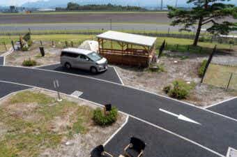 【爆音響く】世界初！サーキットの中にあるキャンプ場「RECAMP富士スピードウェイ」が新感覚だった | CAMP HACK[キャンプハック]