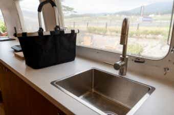 【爆音響く】世界初！サーキットの中にあるキャンプ場「RECAMP富士スピードウェイ」が新感覚だった | CAMP HACK[キャンプハック]