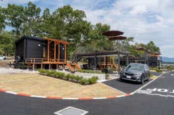 【爆音響く】世界初！サーキットの中にあるキャンプ場「RECAMP富士スピードウェイ」が新感覚だった | CAMP HACK[キャンプハック]