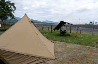 【爆音響く】世界初！サーキットの中にあるキャンプ場「RECAMP富士スピードウェイ」が新感覚だった | CAMP HACK[キャンプハック]