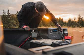 【すでに一部売り切れ】560Wで走行充電できるブルーティの新作「チャージャー1」登場！他メーカーにも使える可能性も | CAMP HACK[キャンプハック]