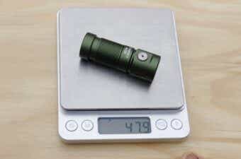 【たったの50g】親指サイズだけど1200ルーメン！？しかも防水・耐衝撃の「M23R」をレビュー | CAMP HACK[キャンプハック]