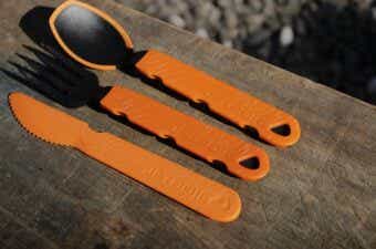 【たったの42g】まさか伸びるの！？ジェットボイルの「トレイルウェア」がキャンプの食事シーンで手放せないv | CAMP HACK[キャンプハック]