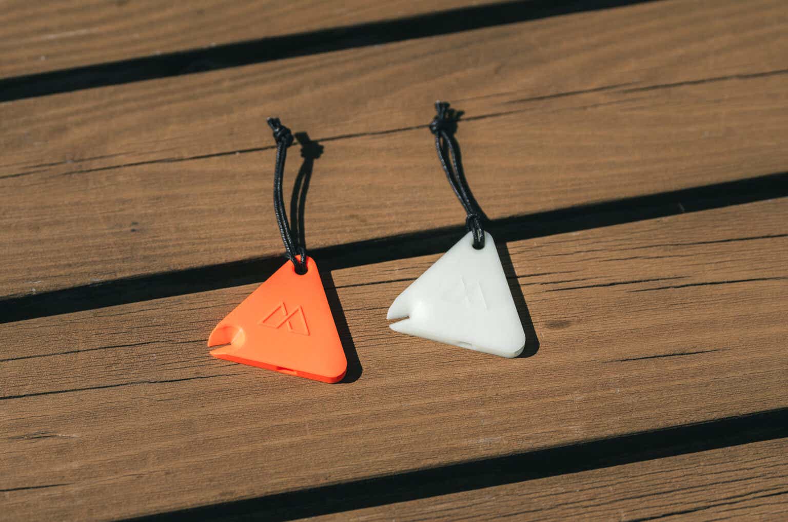 【880円で備える】たった6g！LITEWAY「トリンケットホイッスル」は緊急時にも役立つ2WAYアイテムなんです | CAMP HACK[キャンプハック]