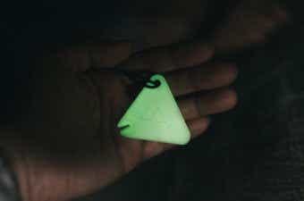 【880円で備える】たった6g！LITEWAY「トリンケットホイッスル」は緊急時にも役立つ2WAYアイテムなんです | CAMP HACK[キャンプハック]