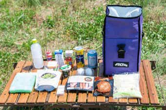 【50g以下も】小さいけど実力抜群。ちゃんと頼りになる保冷バッグ5選 | CAMP HACK[キャンプハック]