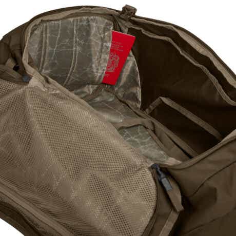 「バレない隠しポケット…！？」THULE新作は危険が潜む旅行を“遊び心と機能性”で解決！ | CAMP HACK[キャンプハック]